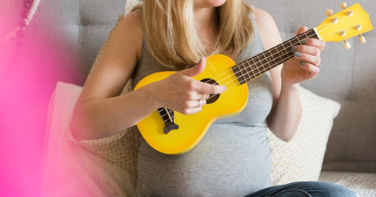 Zingen tegen een zwangere buik, helpt dat de baby later?