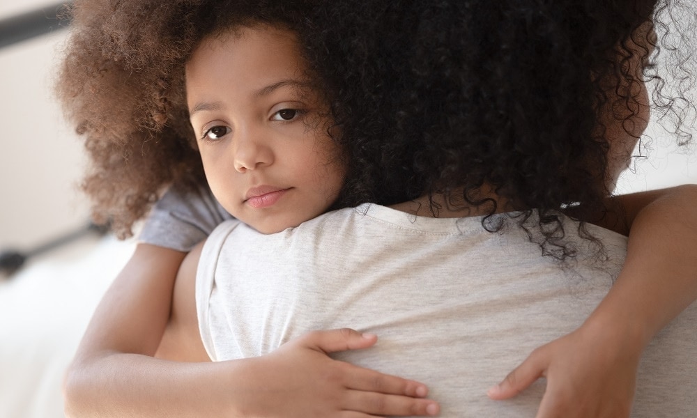 Rouw bij kinderen: zo help je je kind omgaan met verdriet